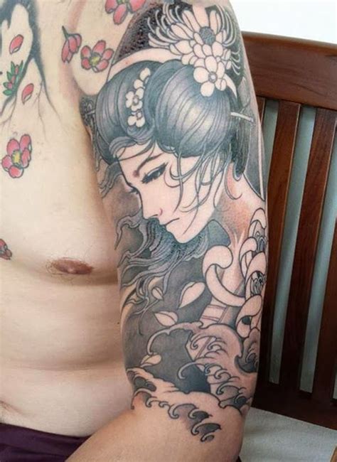 A beleza e tradição das Gueixas representada em belas tatuagens Marte é para os Fracos