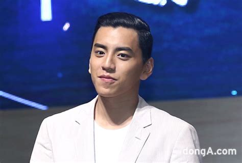 왕대륙 웃기까지…살인미수 혐의인데 ‘2억 주고 풀려나 [종합]