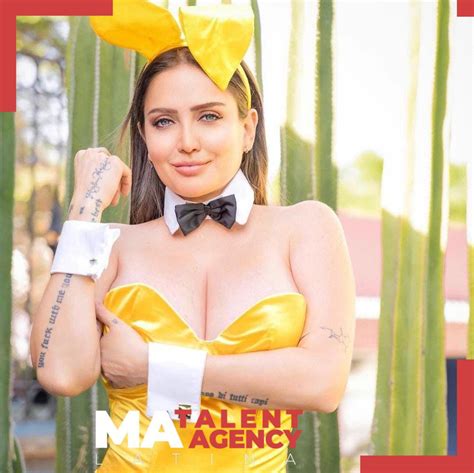 Contratar A Celia Lora Ma Talent Agency