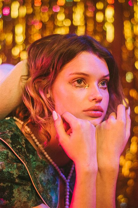 manicuras que combinan con cualquier look de invitada Vogue España