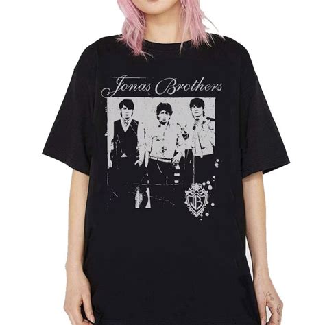 Camiseta Básica Jonas Brothers Retro Saoko