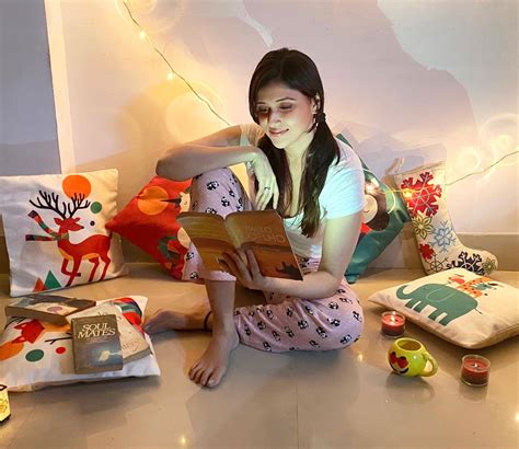 Mannara Chopras Feet