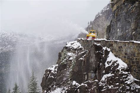 Plow Crews Begin Plowing Snow Drift In Glacier National Park Explore