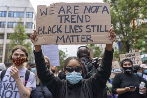 40 Powerful Black Lives Matter Protest Signs 2020 Blm Sign Ideas For