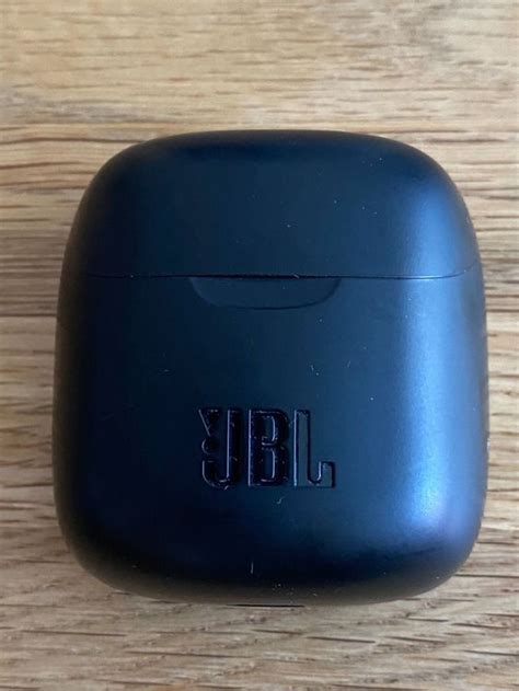 Jbl Tune Tws Ladecase Funktioniert Gebraucht In Z Rich F R Chf Mit Lieferung Auf