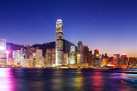 晚上在香港企业天际金融地标城市办公室大楼建筑景观摩天大楼高清图片下载 正版图片321989739 摄图网