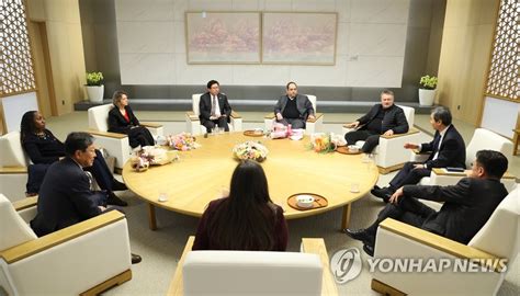 부산 실사위해 방한한 국제박람회기구 실사단 연합뉴스