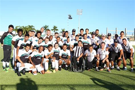 Mesatenista David Freitas Apresenta Tocha Olímpica Aos Atletas Do Ceará