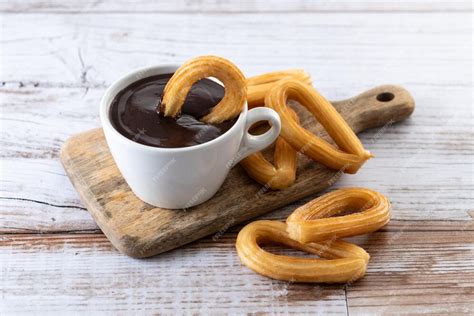 Churros Tradicionales Españoles Con Desayuno De Chocolate Caliente En