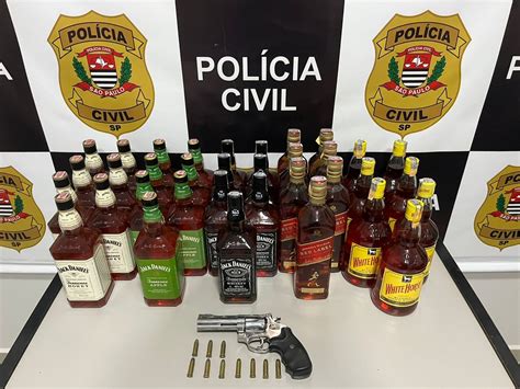 Suspeito De Vender Bebidas Falsificadas é Preso Com Arma Em Casa Em