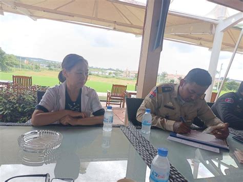 យុវជន ជនជាតិចិន ម្នាក់ លោតសម្លាប់ខ្លួនពីលេីអគារ២ជាន់ នៃក្រុមហ៊ុនញូញៀន