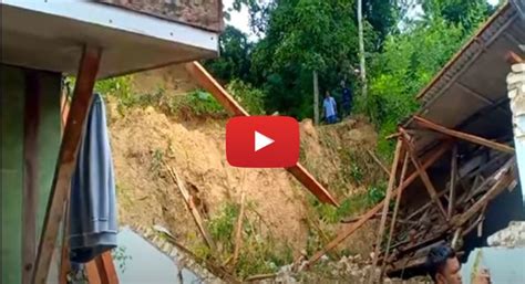 Meteo Cronaca Diretta Video Indonesia Grossa Frana Travolge Un
