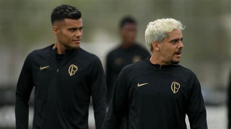 Corinthians faz novo treino de bola parada em preparação para o Paulistão