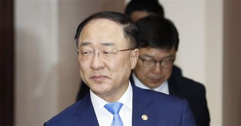 홍남기 23일 추경·소득 분배 등 경제 현안 질의응답