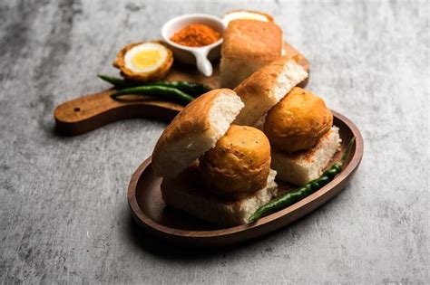 Bring Mumbai Street Style Home With This Diy Chilli Cheese Vada Pav