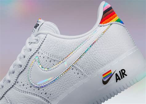 Nike Betrue E Converse Pride Celebrano Il Pride Month Outpump