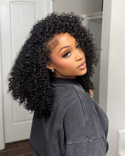 15 Side Part Curly Hair Looks With Defined Stylish Volume