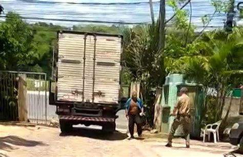 Homem armado invade Fórum e é morto por policial Jornal de Brasília