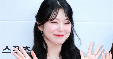 프로미스나인 백지헌 귀여운 눈웃음 [em포토]
