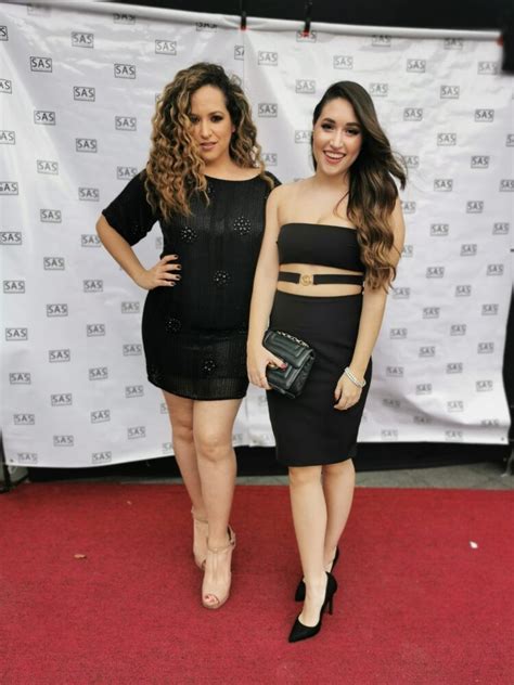 6 Hot Sexy Vanesa Tomasino Bikini Pics