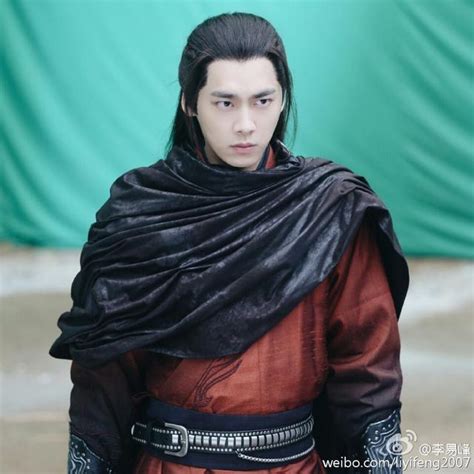 李易峰排隊辦證為新劇《在紐約》辦簽證排隊4小時 每日頭條