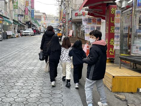 20230207 밥먹고놀자 다 같이 돌자 동네 한바퀴 헝겊원숭이 운동본부