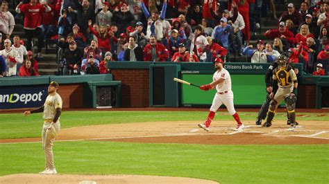 Philadelphia Phillies Outlast San Diego Padres To Take 2 1 Nlcs Lead