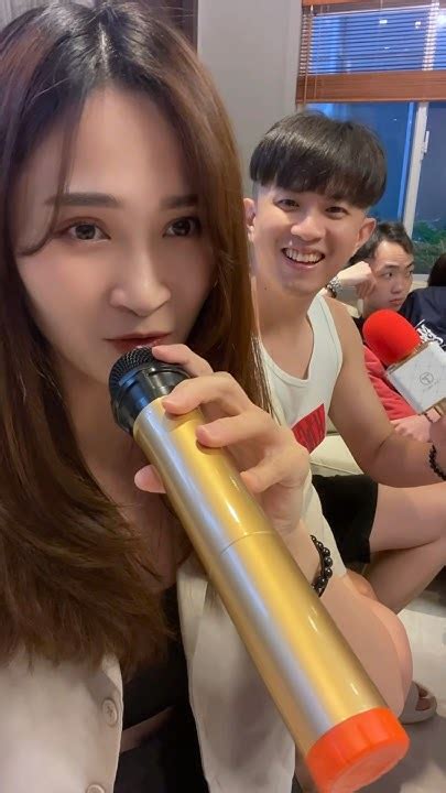 原本唯美的抒情歌被他一個搞笑我唱的歌都不是重點了😂😂😂情侶拍照 情侶放閃日記 唱歌唱歌 放閃日常 放閃日記 包棟villa
