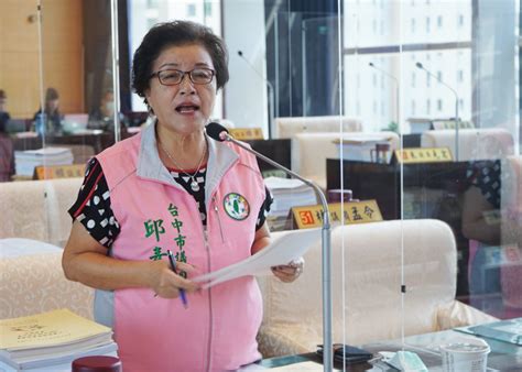 市議員邱素貞批後大智路打通專案報告中看不到整體公共交通運輸規劃 指傳媒