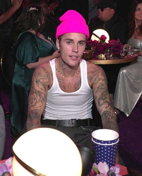 Justin Bieber Na Pas Lair Impressionné Alors Quune Femme Renverse Du