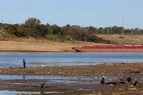 Human Remains Shipwreck Uncovered As Mississippi River Levels Drop