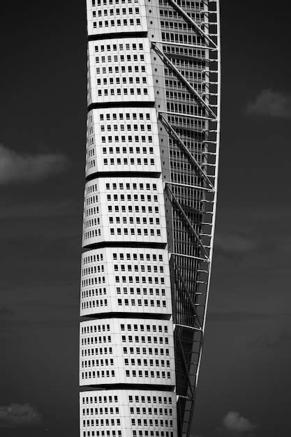 Premium Photo Twisted Architecture