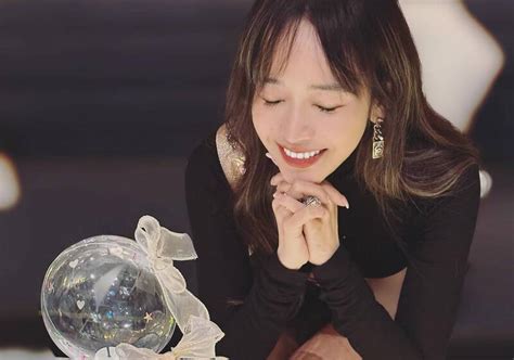 台灣第一美女主播凍齡慶生 繼續散發正能量 自由娛樂