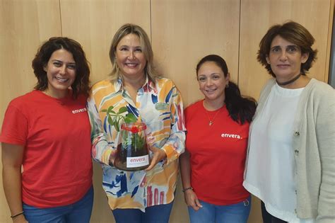 Reunión de trabajo entre Envera y la directora general de Discapacidad