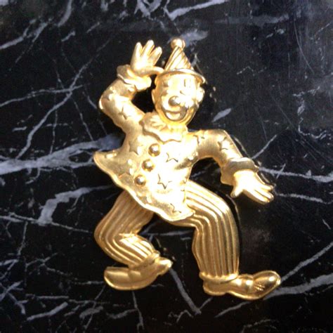 Vintage Jj Gold Tone Clown Brooch Playful Circus Clown Pin With Star