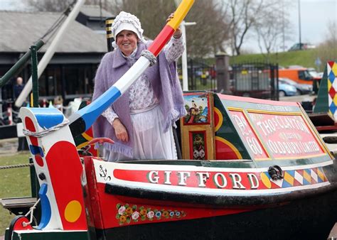 A Colourful Spectacle Of Boats In Cheshire This Easter Contrary Life