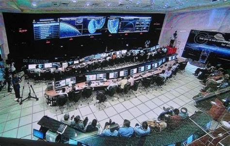 印度“月船3号”探测器进入月球轨道着陆发射新华社