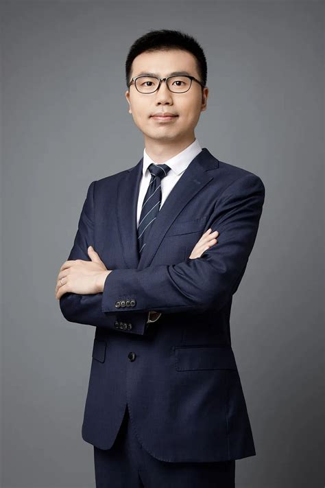 基金经理一周论市 银华杜宇：市场信心有望修复，看好科技成长 基金经理：杜宇美国纽约大学工程系硕士，2014年加入 中金公司 研究部，任传媒