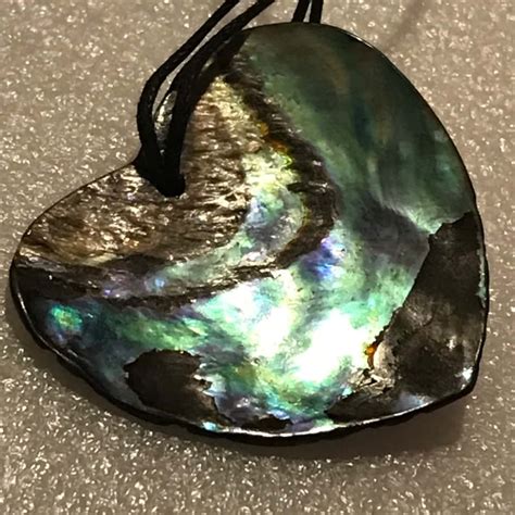 Womens Abalone Heart Necklace On 4 Strand Black Oc1726801s