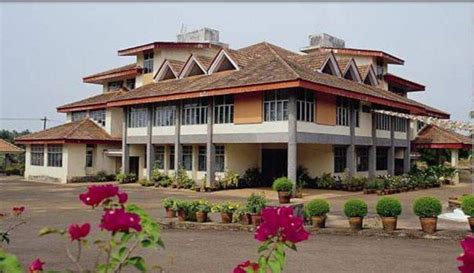 Godse Comment Kerala Police Serve Notice To Nit Calicut Professor