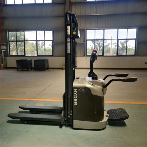 China Hyder Manufacturer 2t Lifting 5 5m Cheap Electric Pallet Stacker With EPS Standing On