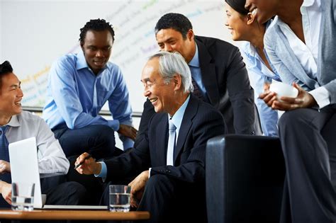 定年後も頼られる！？再雇用、再就職に強い人材になるには シニア・高齢者向けお役立ち情報 キネヅカ