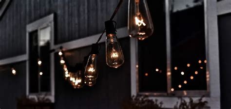How To Hang String Lights From House 10 Easy Methods 2025