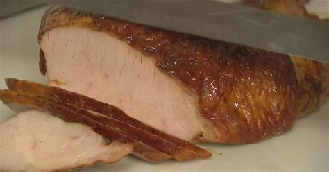 Levy Restaurants Making Thanksgiving Dinners For The Needy Cbs Chicago