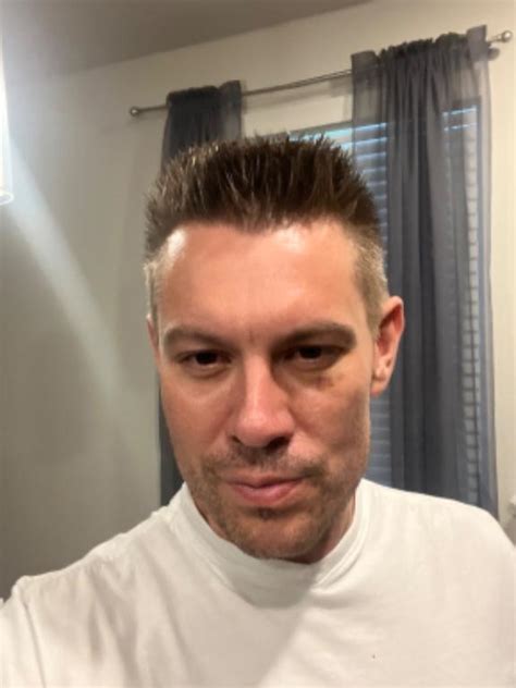Hung And Handsome Looking For F To Try Insertions In My Peehole Las Vegas