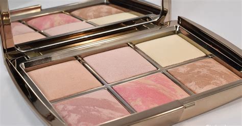 Manicure Manifesto Hourglass Ambient Lighting Edit Palette Swatches