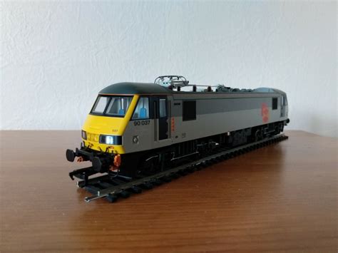 Bachmann 32 611 Class 90 90037 Br Railfreight Distribution Train Sets