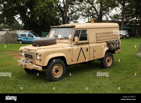 British Army Land Rover In Desert Camouflage Stock Photo Alamy
