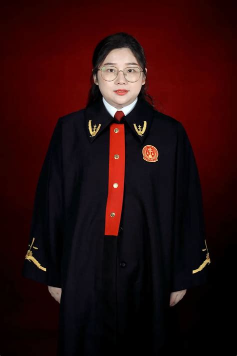 十佳法官 季静娜：破产审判的“山”在那里 她选择做一个“登山者”澎湃号·政务澎湃新闻 The Paper