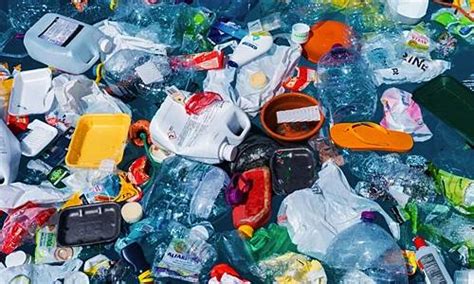 O Mito Da Reciclagem Do Plástico